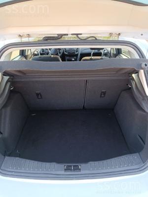 White Ford Focus 2015 in Riga, with an engine capacity of 1.00 L and mileage of 193 thousand km for 4800 €, photo 7 on AUTOMOTO.COM.LV