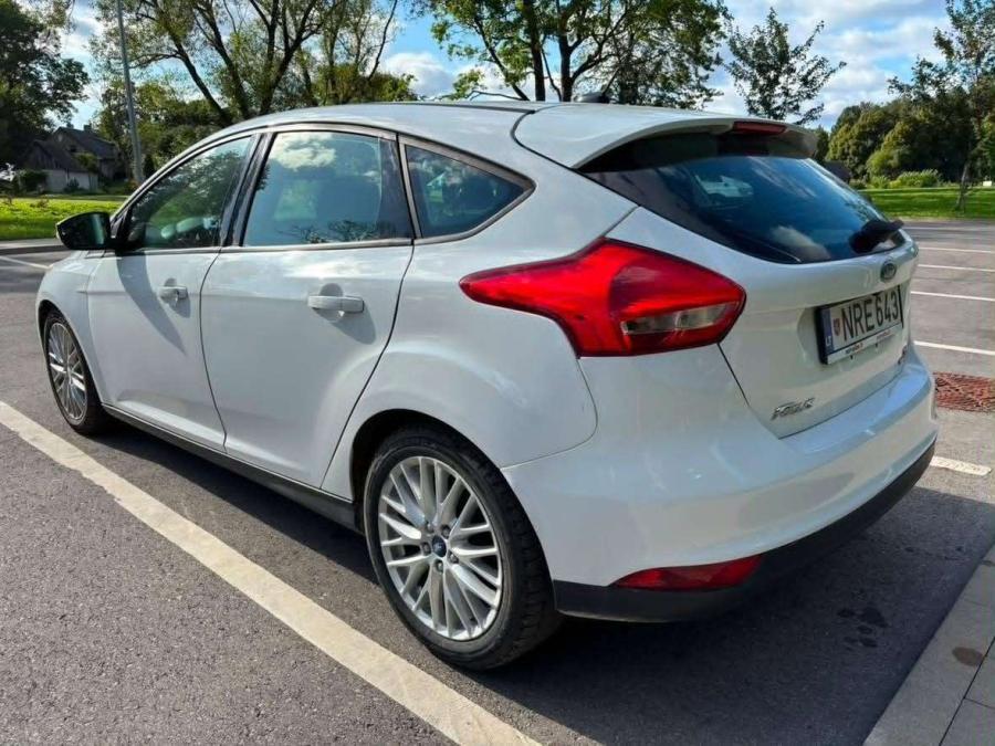 White Ford Focus 2015 in Siauliai, with an engine capacity of 2.00 L and mileage of 91 thousand km for 6300 €, photo 6 on AUTOMOTO.COM.LV