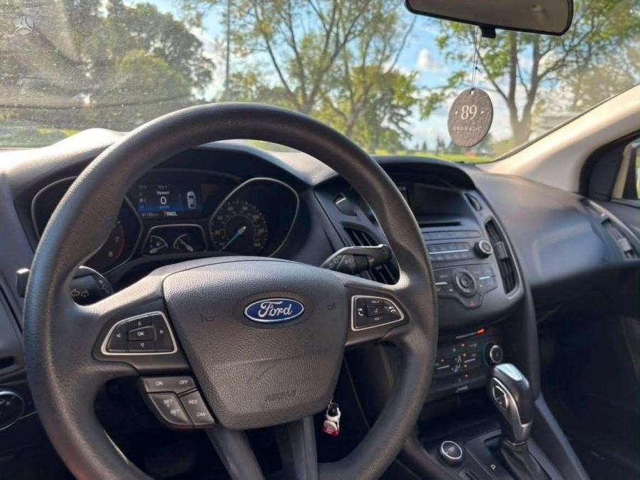 White Ford Focus 2015 in Siauliai, with an engine capacity of 2.00 L and mileage of 91 thousand km for 6300 €, photo 9 on AUTOMOTO.COM.LV