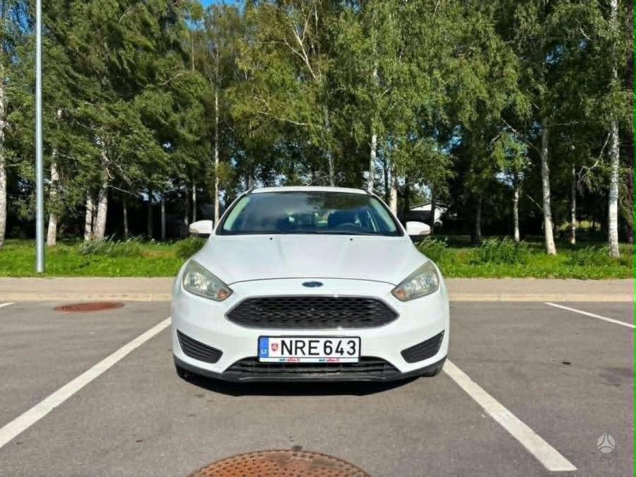 White Ford Focus 2015 in Siauliai, with an engine capacity of 2.00 L and mileage of 91 thousand km for 6300 €, photo 10 on AUTOMOTO.COM.LV