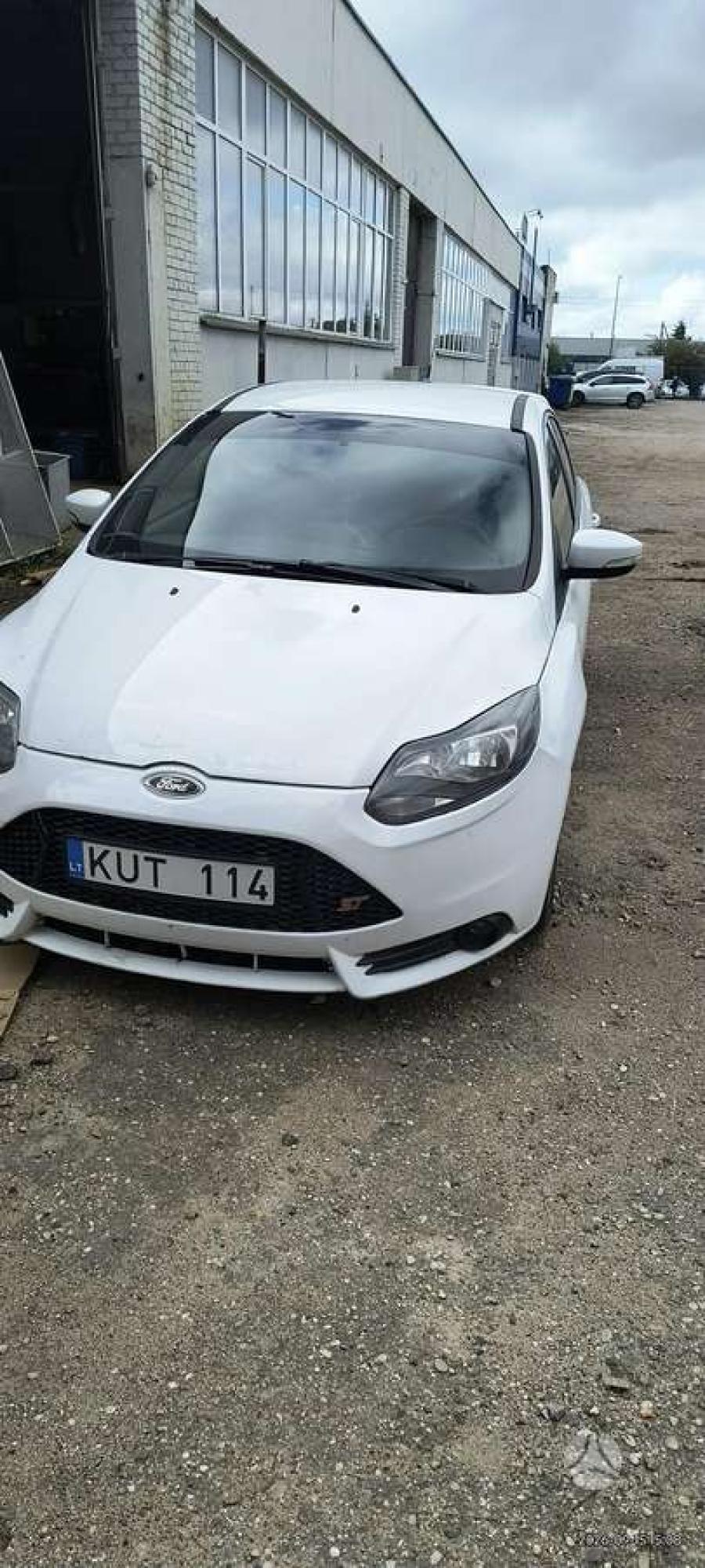Balts Ford Focus 2015 Kauņa, ar dzinēja tilpumu 2.00 L un nobraukumu 18 tūkst. km par 4750 €, foto 1 vietnē AUTOMOTO.COM.LV