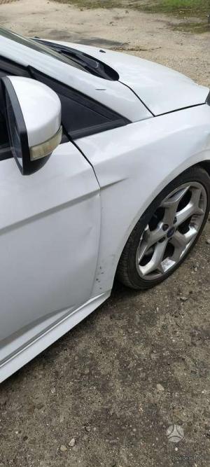 Balts Ford Focus 2015 Kauņa, ar dzinēja tilpumu 2.00 L un nobraukumu 18 tūkst. km par 4750 €, foto 5 vietnē AUTOMOTO.COM.LV