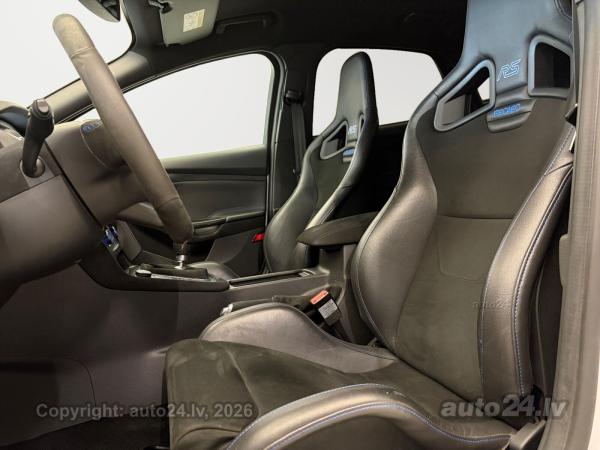 Balts Ford Focus 2016 Tallina, ar dzinēja tilpumu 2.30 L un nobraukumu 89 tūkst. km par 23000 €, foto 5 vietnē AUTOMOTO.COM.LV