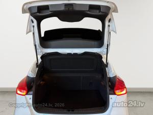 White Ford Focus 2016 in Tallinn, with an engine capacity of 2.30 L and mileage of 89 thousand km for 23000 €, photo 13 on AUTOMOTO.COM.LV