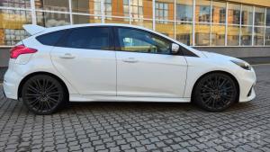 White Ford Focus 2016 in Riga, with an engine capacity of 2.30 L and mileage of 173 thousand km for 23000 €, photo 4 on AUTOMOTO.COM.LV