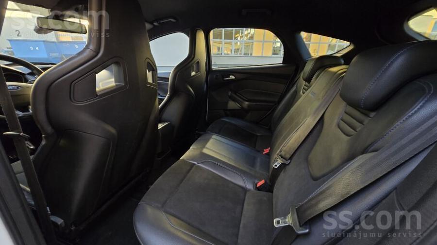 White Ford Focus 2016 in Riga, with an engine capacity of 2.30 L and mileage of 173 thousand km for 23000 €, photo 15 on AUTOMOTO.COM.LV