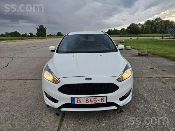 Balts Ford Focus 2016 Liepāja, ar dzinēja tilpumu 1.00 L un nobraukumu 203 tūkst. km par 6450 €, foto 3 vietnē AUTOMOTO.COM.LV