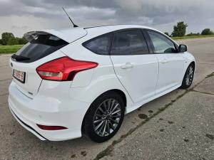 White Ford Focus 2016 in Riga, with an engine capacity of 1.00 L and mileage of 203 thousand km for 6450 €, photo 8 on AUTOMOTO.COM.LV