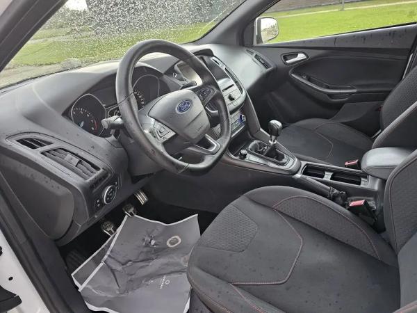 Balts Ford Focus 2016 Rīga, ar dzinēja tilpumu 1.00 L un nobraukumu 203 tūkst. km par 6450 €, foto 10 vietnē AUTOMOTO.COM.LV