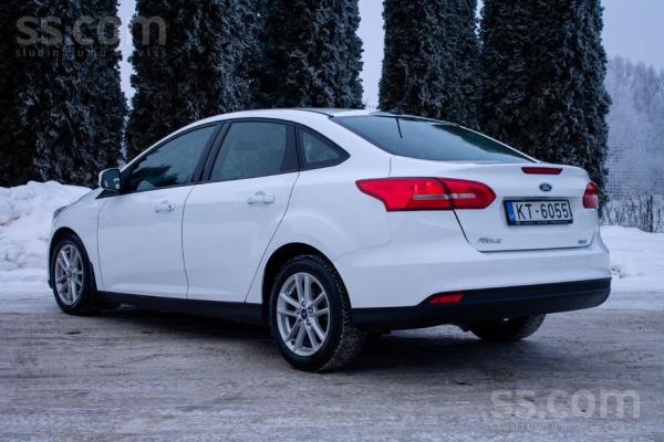 Balts Ford Focus 2017 Jelgava, ar dzinēja tilpumu 1.00 L un nobraukumu 137 tūkst. km par 7300 €, foto 4 vietnē AUTOMOTO.COM.LV
