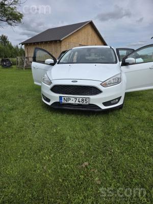 Balts Ford Focus 2017 Rīga, ar dzinēja tilpumu 1.00 L un nobraukumu 140 tūkst. km par 5650 €, foto  vietnē AUTOMOTO.COM.LV