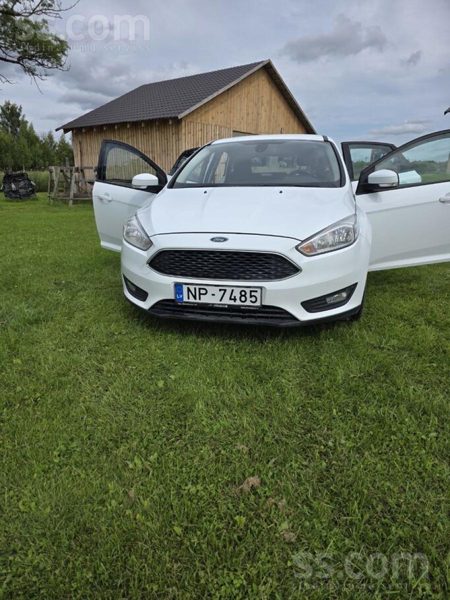 White Ford Focus 2017 in Riga, with an engine capacity of 1.00 L and mileage of 140 thousand km for 5650 €, photo 1 on AUTOMOTO.COM.LV