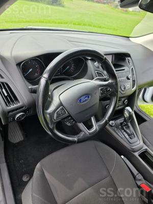 White Ford Focus 2017 in Riga, with an engine capacity of 1.00 L and mileage of 140 thousand km for 5650 €, photo 4 on AUTOMOTO.COM.LV
