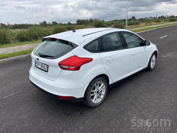 White Ford Focus 2017 in Jelgava, with an engine capacity of 1.50 L and mileage of 143 thousand km for 5500 €, photo 6 on AUTOMOTO.COM.LV