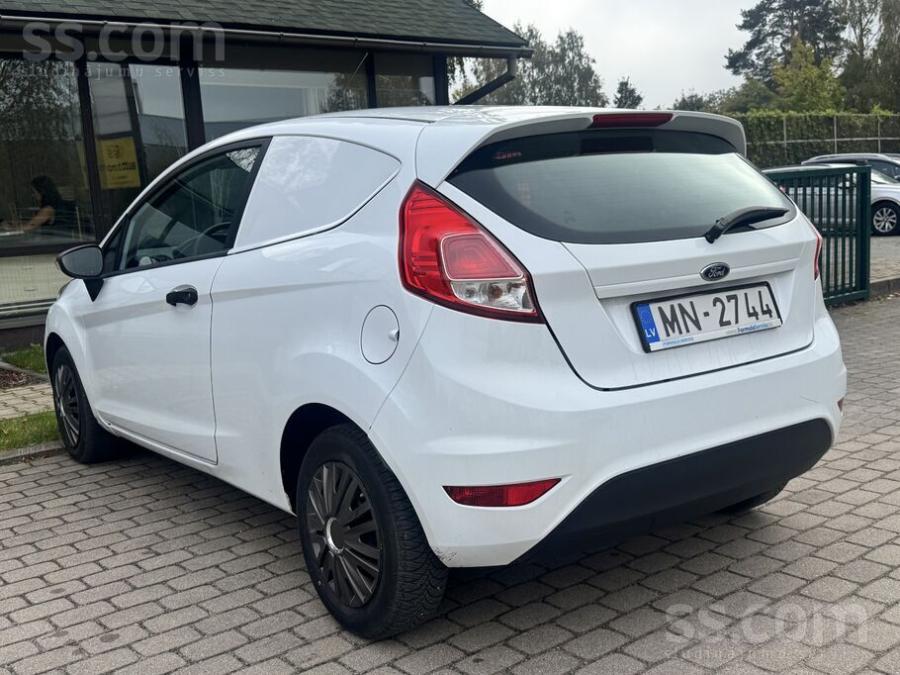 Balts Ford Focus 2017 Tukums, ar dzinēja tilpumu 1.50 L un nobraukumu 247 tūkst. km par 3500 €, foto 3 vietnē AUTOMOTO.COM.LV