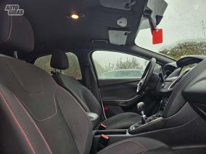 White Ford Focus 2018 in Sirvintos, with an engine capacity of 1.50 L and mileage of 170 thousand km for 10500 €, photo 12 on AUTOMOTO.COM.LV