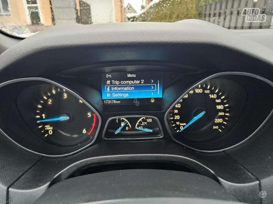 White Ford Focus 2018 in Sirvintos, with an engine capacity of 1.50 L and mileage of 170 thousand km for 10500 €, photo 14 on AUTOMOTO.COM.LV