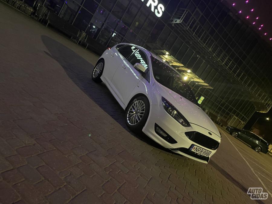 Balts Ford Focus 2018 Širvintos, ar dzinēja tilpumu 1.60 L un nobraukumu 173 tūkst. km par 11500 €, foto 18 vietnē AUTOMOTO.COM.LV