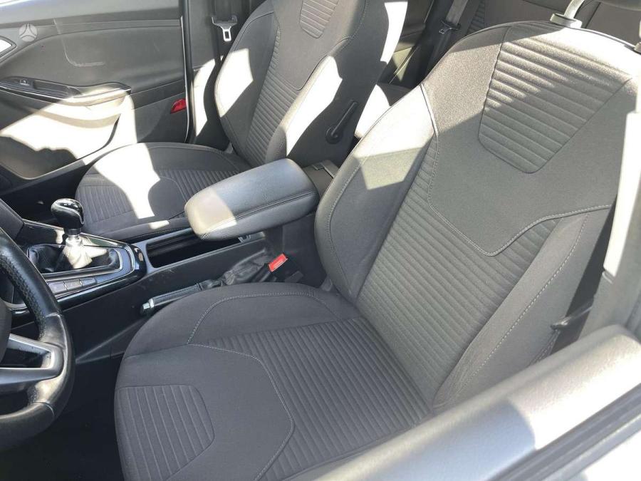 White Ford Focus 2018 in Silale, with an engine capacity of 1.50 L and mileage of 147 thousand km for 4500 €, photo 13 on AUTOMOTO.COM.LV