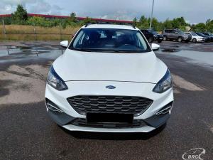 White Ford Focus 2019 in Vilnius, with an engine capacity of 1.00 L and mileage of 99 thousand km for 10900 €, photo 5 on AUTOMOTO.COM.LV