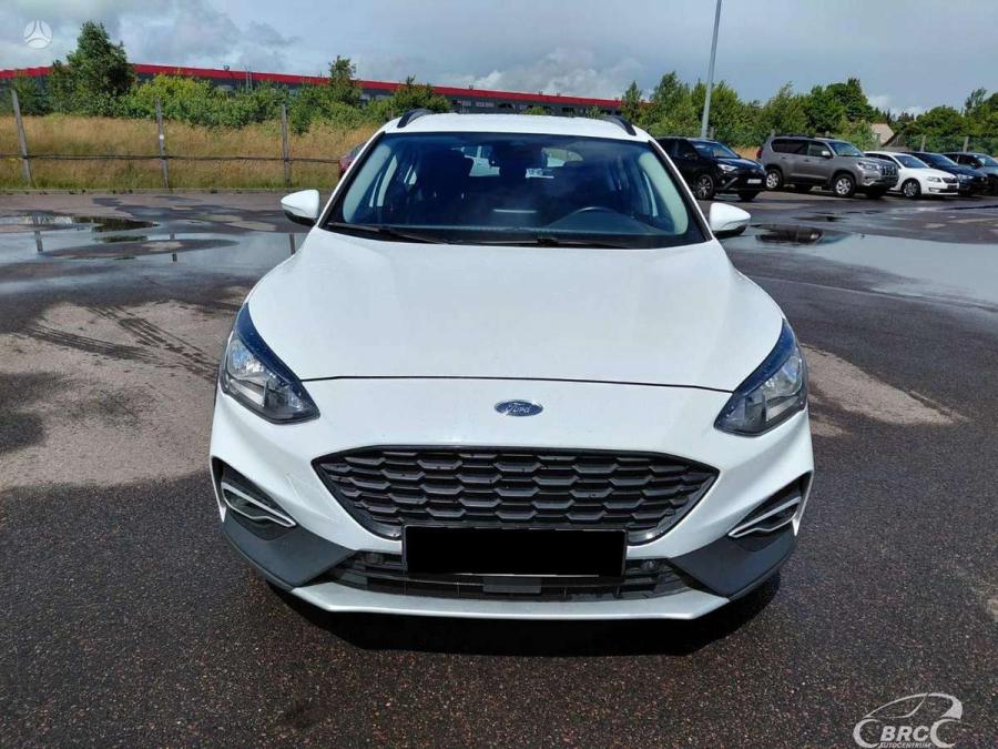 White Ford Focus 2019 in Vilnius, with an engine capacity of 1.00 L and mileage of 99 thousand km for 10900 €, photo 5 on AUTOMOTO.COM.LV