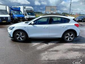 White Ford Focus 2019 in Vilnius, with an engine capacity of 1.00 L and mileage of 99 thousand km for 10900 €, photo 8 on AUTOMOTO.COM.LV