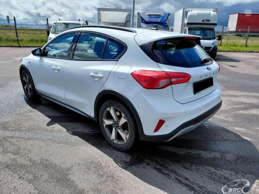 White Ford Focus 2019 in Vilnius, with an engine capacity of 1.00 L and mileage of 99 thousand km for 10900 €, photo 10 on AUTOMOTO.COM.LV