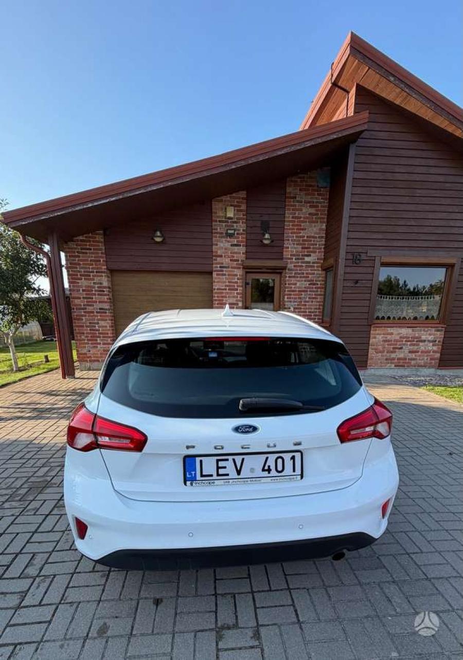 White Ford Focus 2019 in Marijampole, with an engine capacity of 1.00 L and mileage of 106 thousand km for 8700 €, photo 12 on AUTOMOTO.COM.LV