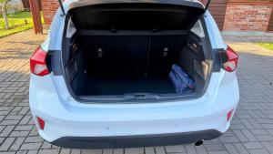 White Ford Focus 2019 in Marijampole, with an engine capacity of 1.00 L and mileage of 106 thousand km for 8700 €, photo 13 on AUTOMOTO.COM.LV