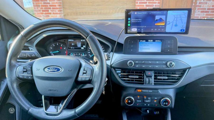 White Ford Focus 2019 in Marijampole, with an engine capacity of 1.00 L and mileage of 106 thousand km for 8700 €, photo 15 on AUTOMOTO.COM.LV