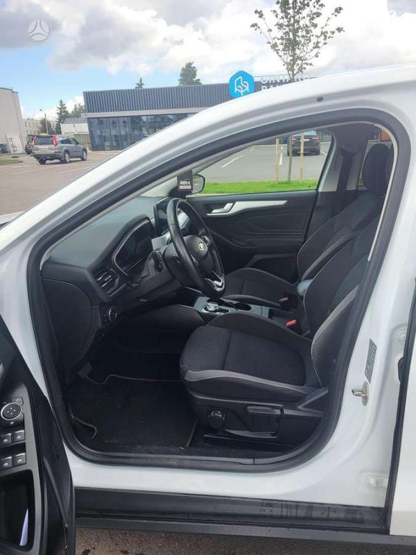 Balts Ford Focus 2019 Kauņa, ar dzinēja tilpumu 1.00 L un nobraukumu 89 tūkst. km par 9700 €, foto 9 vietnē AUTOMOTO.COM.LV