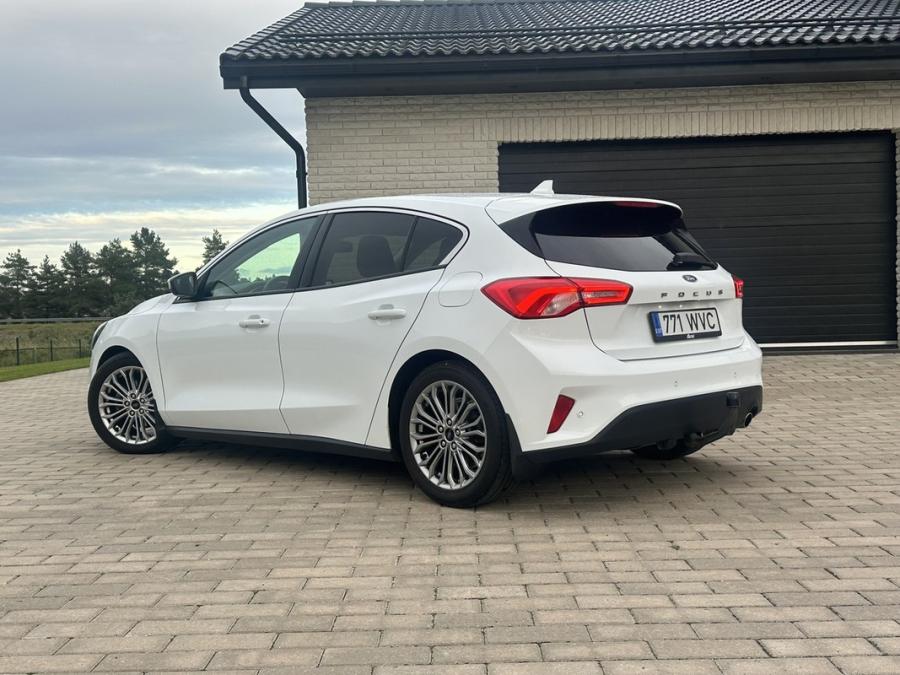White Ford Focus 2019 in Tartu, with an engine capacity of 1.50 L and mileage of 275 thousand km for 8999 €, photo 19 on AUTOMOTO.COM.LV