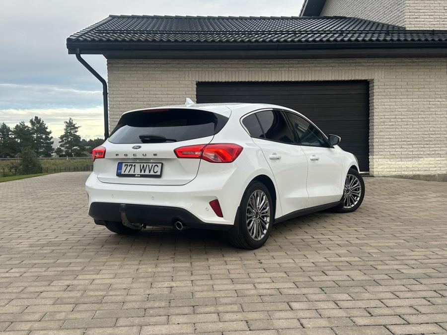 White Ford Focus 2019 in Tartu, with an engine capacity of 1.50 L and mileage of 275 thousand km for 8999 €, photo 20 on AUTOMOTO.COM.LV