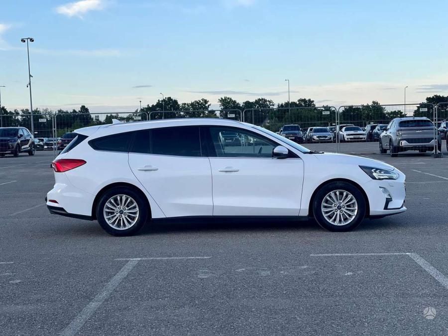 White Ford Focus 2020 in Vilnius, with an engine capacity of 1.00 L and mileage of 163 thousand km for 8300 €, photo 11 on AUTOMOTO.COM.LV