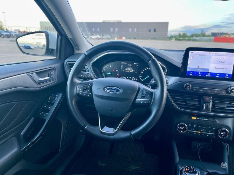 White Ford Focus 2020 in Vilnius, with an engine capacity of 1.00 L and mileage of 163 thousand km for 8300 €, photo 17 on AUTOMOTO.COM.LV