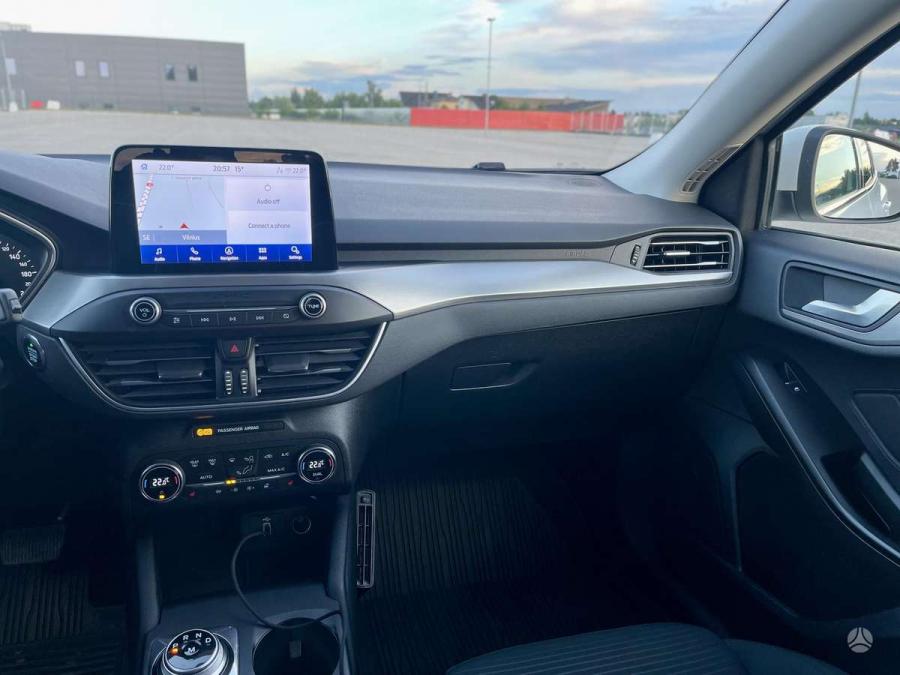 White Ford Focus 2020 in Vilnius, with an engine capacity of 1.00 L and mileage of 163 thousand km for 8300 €, photo 18 on AUTOMOTO.COM.LV