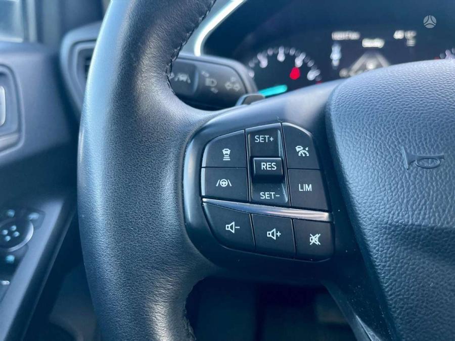 White Ford Focus 2020 in Vilnius, with an engine capacity of 1.00 L and mileage of 163 thousand km for 8300 €, photo 19 on AUTOMOTO.COM.LV