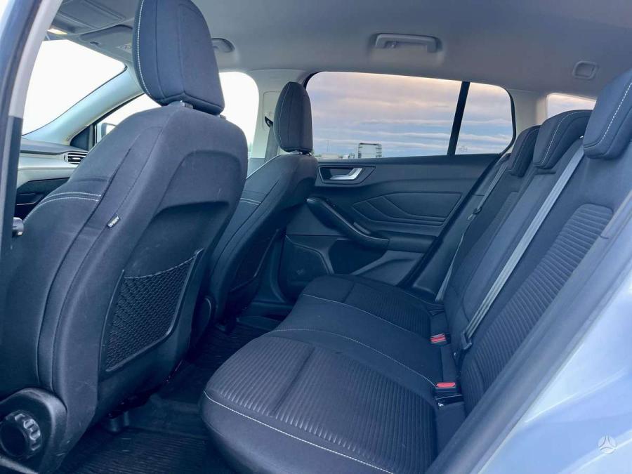 White Ford Focus 2020 in Vilnius, with an engine capacity of 1.00 L and mileage of 163 thousand km for 8300 €, photo 28 on AUTOMOTO.COM.LV