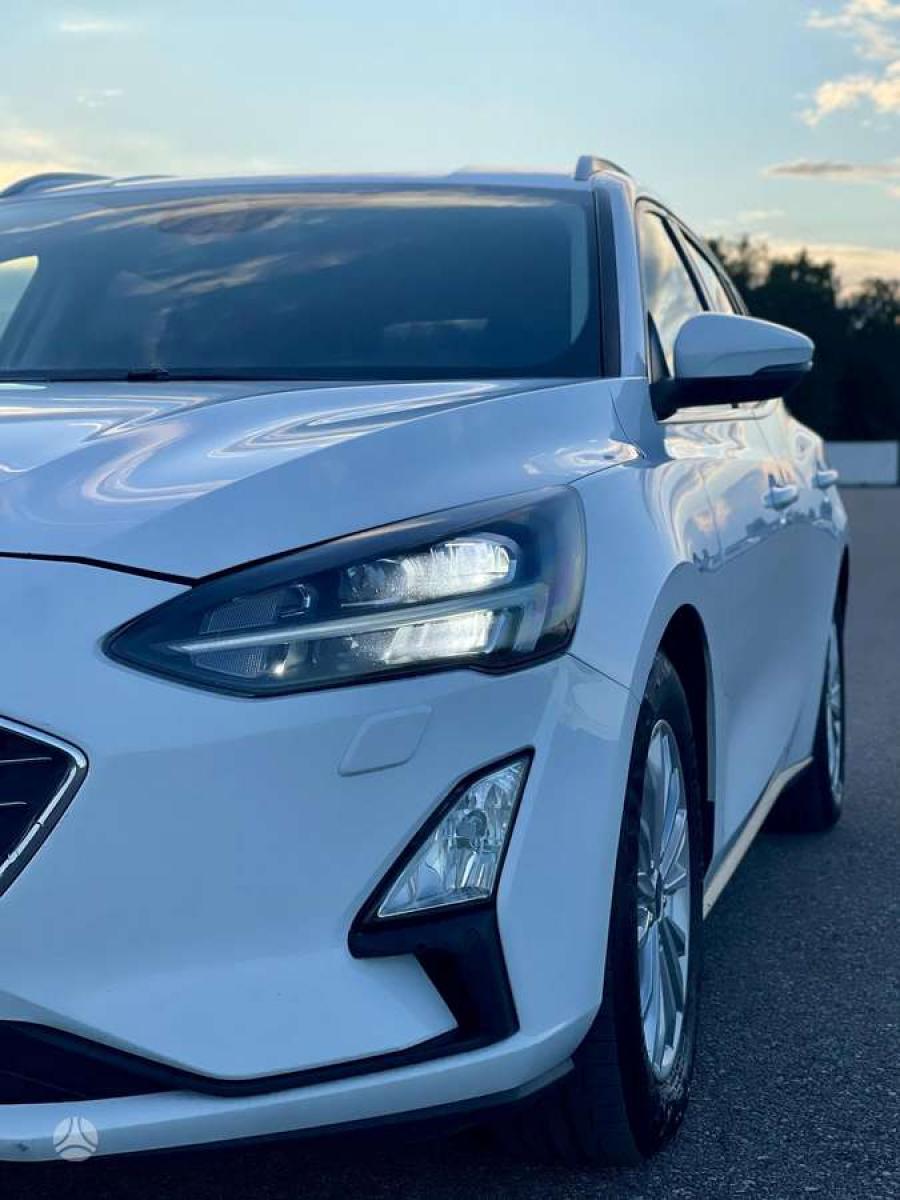 White Ford Focus 2020 in Vilnius, with an engine capacity of 1.00 L and mileage of 163 thousand km for 8000 €, photo 11 on AUTOMOTO.COM.LV