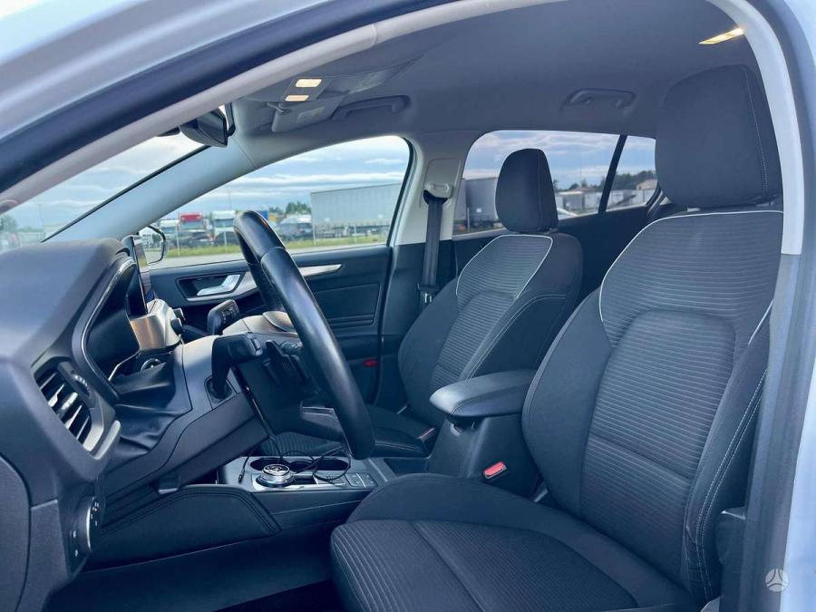 White Ford Focus 2020 in Vilnius, with an engine capacity of 1.00 L and mileage of 163 thousand km for 8000 €, photo 23 on AUTOMOTO.COM.LV