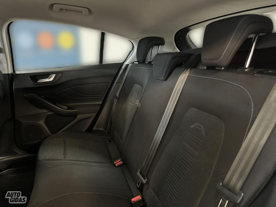 Balts Ford Focus 2020 Viļņa, ar dzinēja tilpumu 1.00 L un nobraukumu 123 tūkst. km par 9990 €, foto 20 vietnē AUTOMOTO.COM.LV