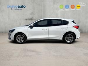White Ford Focus 2021 in Kaunas, with an engine capacity of 1.00 L and mileage of 70 thousand km for 12471 €, photo 3 on AUTOMOTO.COM.LV
