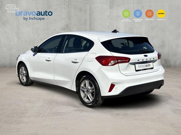 White Ford Focus 2021 in Kaunas, with an engine capacity of 1.00 L and mileage of 70 thousand km for 12471 €, photo 3 on AUTOMOTO.COM.LV
