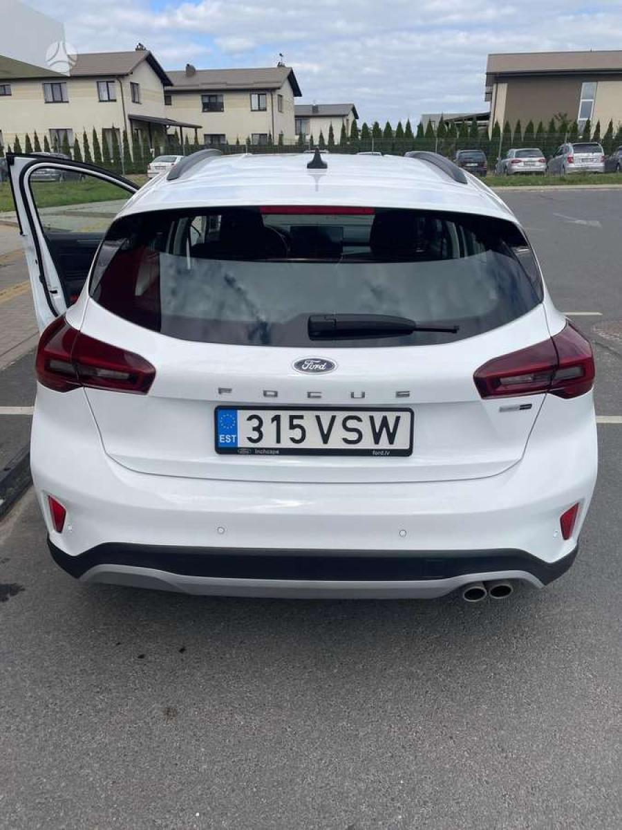 White Ford Focus 2023 in Vilnius, with an engine capacity of 1.00 L and mileage of 33 thousand km for 15700 €, photo 2 on AUTOMOTO.COM.LV