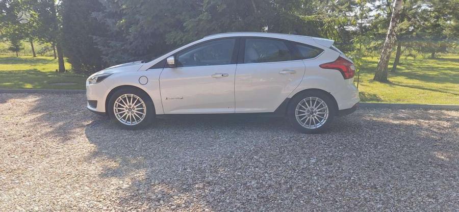 White Ford Focus 2014 in Kaunas, with an engine capacity of 0.00 L and mileage of 117 thousand km for 4500 €, photo 3 on AUTOMOTO.COM.LV