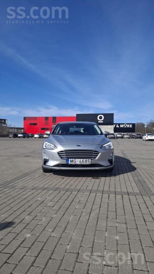 White Ford Focus 2019 in Riga, with an engine capacity of 1.50 L and mileage of 191 thousand km for 6500 €, photo 3 on AUTOMOTO.COM.LV