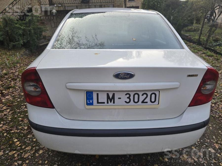 Balts Ford Focus 2005 Rīga, ar dzinēja tilpumu 1.60 L un nobraukumu 344 tūkst. km par 600 €, foto 3 vietnē AUTOMOTO.COM.LV