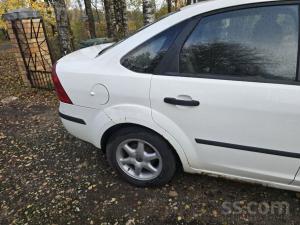 Balts Ford Focus 2005 Rīga, ar dzinēja tilpumu 1.60 L un nobraukumu 344 tūkst. km par 600 €, foto 9 vietnē AUTOMOTO.COM.LV