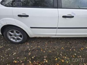 Balts Ford Focus 2005 Rīga, ar dzinēja tilpumu 1.60 L un nobraukumu 344 tūkst. km par 600 €, foto 10 vietnē AUTOMOTO.COM.LV