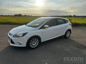 Balts Ford Focus 2013 Talsi, ar dzinēja tilpumu 1.60 L un nobraukumu 192 tūkst. km par 5200 €, foto 3 vietnē AUTOMOTO.COM.LV